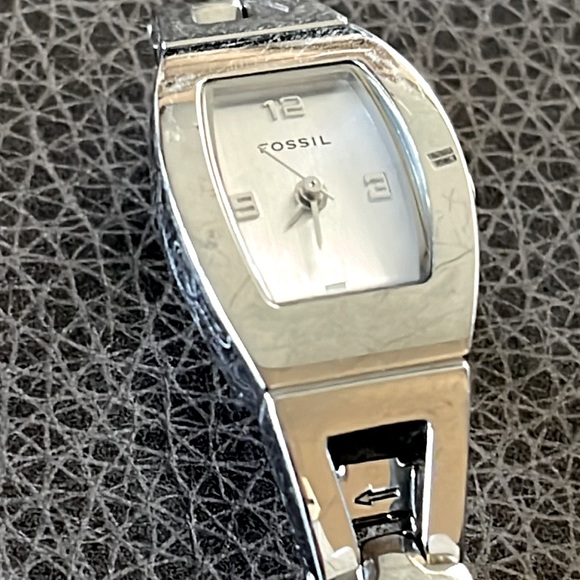 Fossil | Accessories | Fossil Ladies Watch Silver Dail And Stainless ...